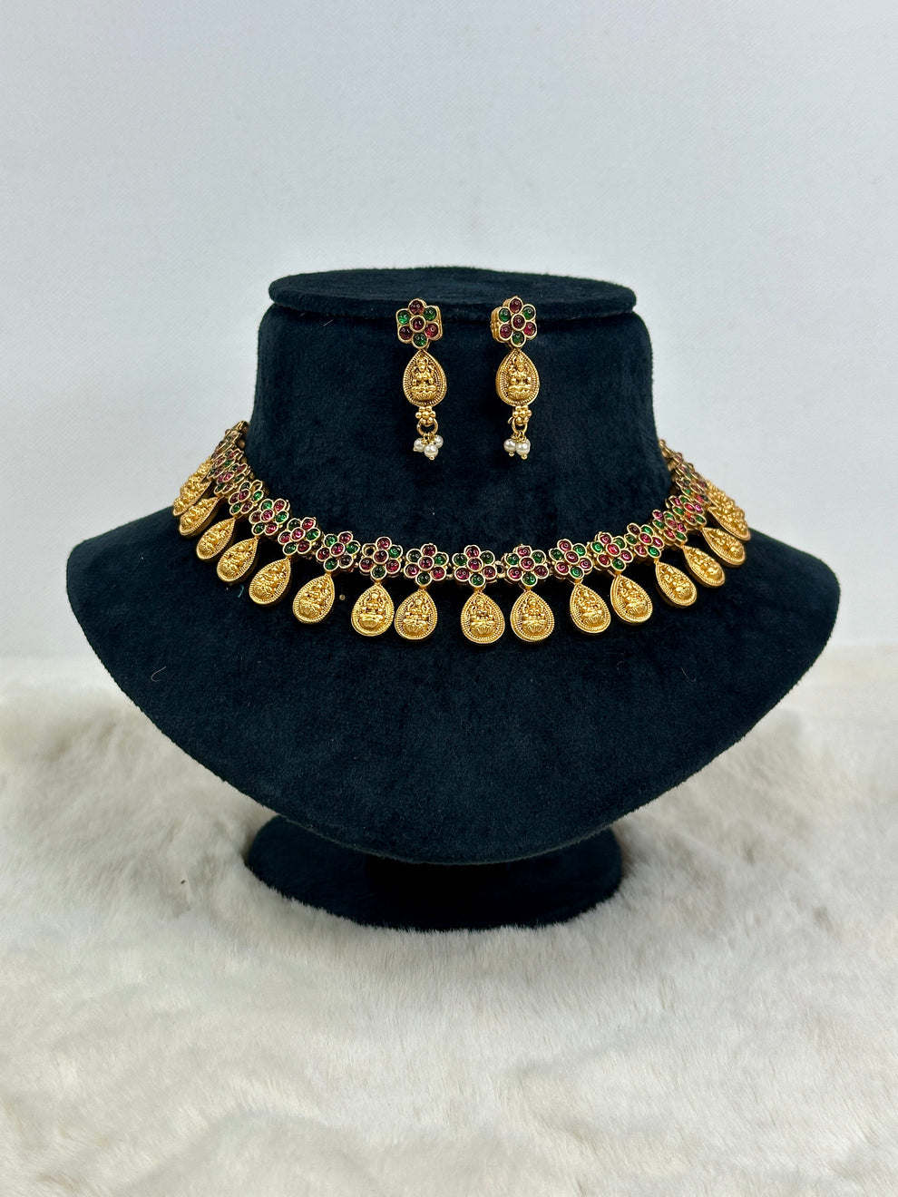 Antique neck set 3503 – sajna bridal wear